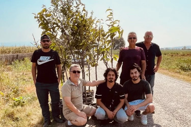 Bursa'da Ataması gerçekleşen öğretmen yaşı kadar ağaç dikti