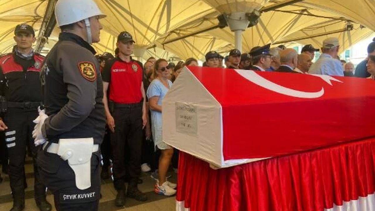 Şehit polis Alp Efe Bekit, son yolculuğuna uğurlandı